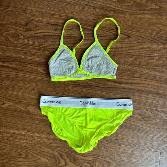 Calvin Klein Underwear | Intimates & Sleepwear | Calvin Klein Bralette ...